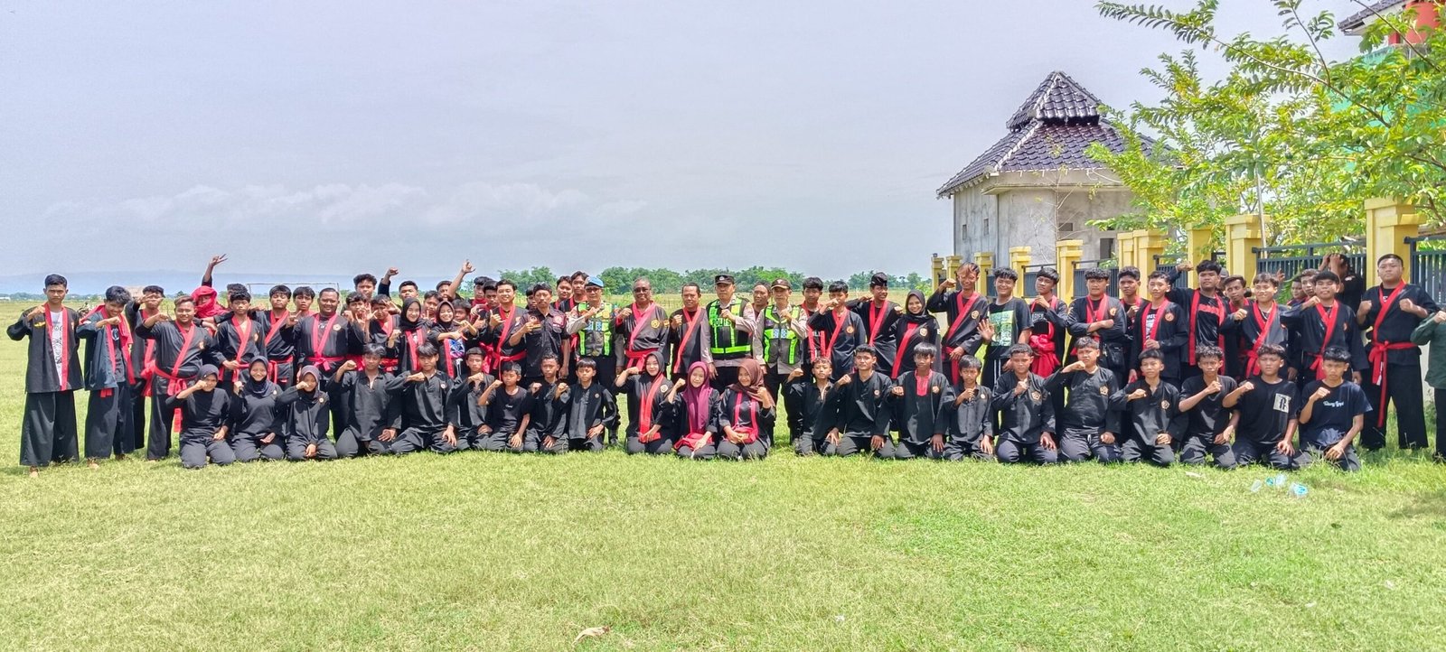 Gerak Badan Pencak Margaluyu 151 Ranting Balen Cabang Bojonegoro Gelar ...